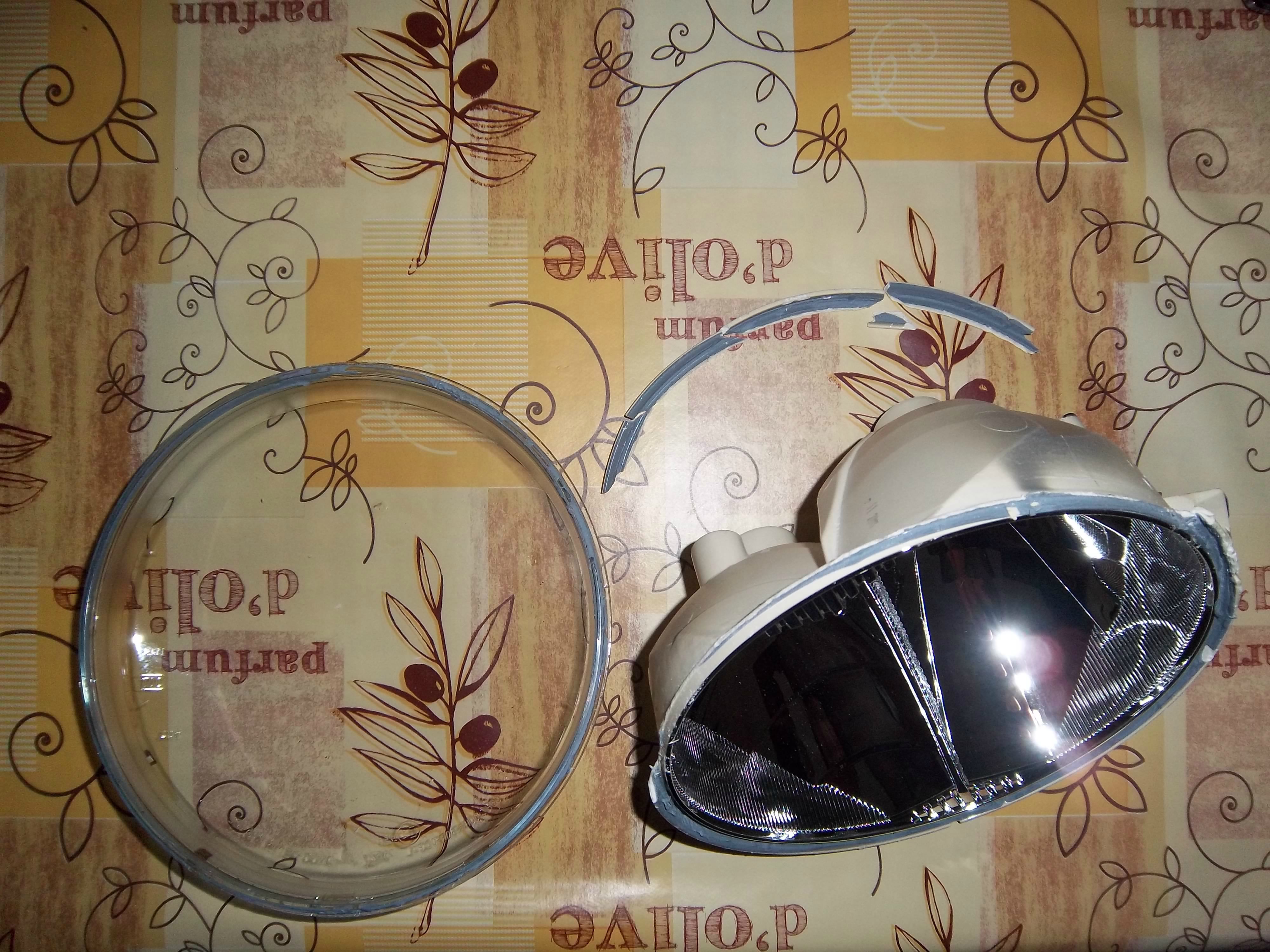 BMW R1200R Xenon installation step 2.2 – RetroFit Lab Blog